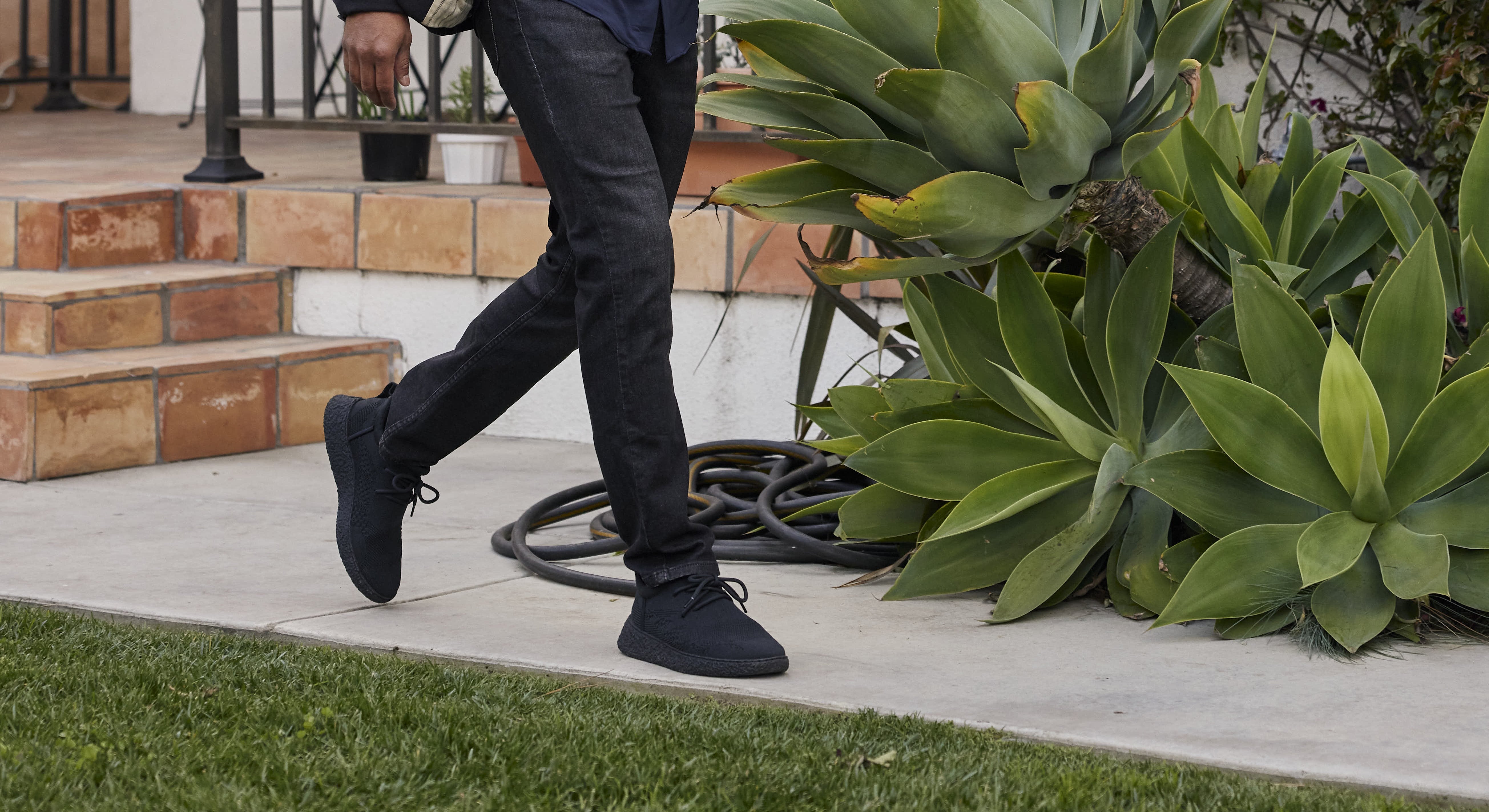 How Your Feet Shape Posture & Spine Health During Walking - BAL Inc ...